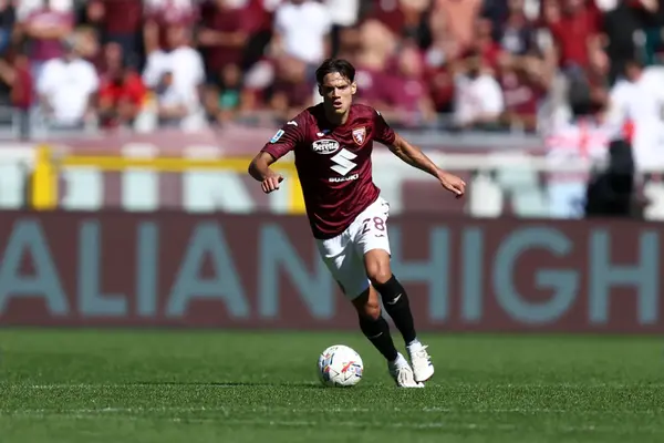 City Backed To Make 'Huge Offer' For Rodri Replacement As Asking Price ...